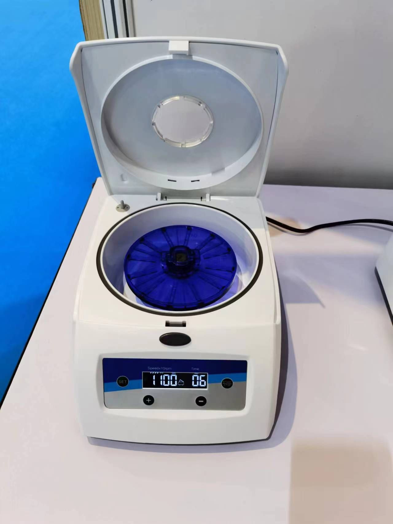 Buy Mini Smart Spin Centrifuge H-1600 from Shanghai Lixinjian ...