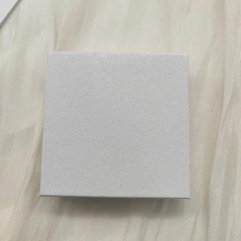 Buy Elegant Z33w White Swirl Jewelry Boxes 8.89x8.89x2.38cm Cotton ...