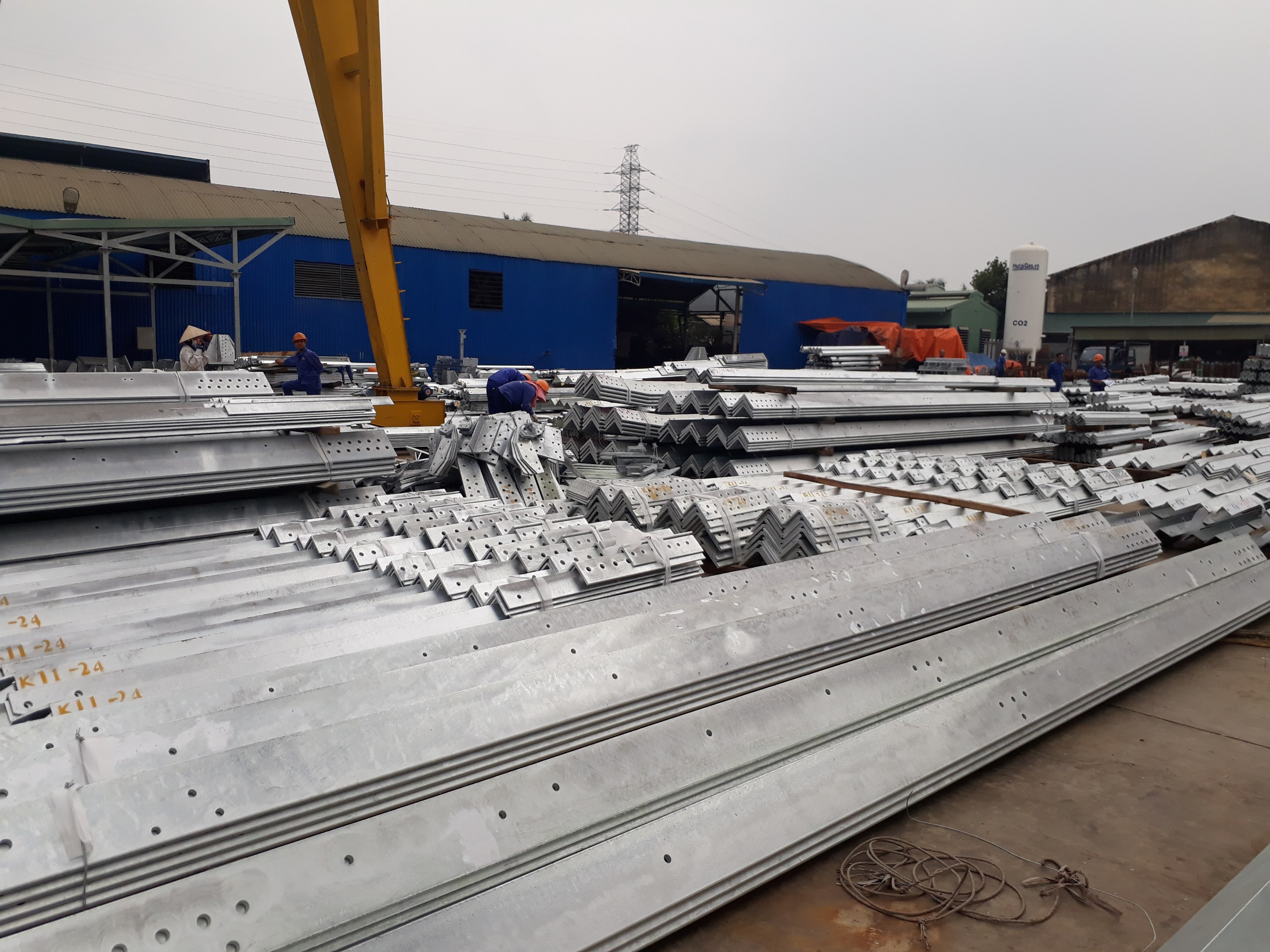 Buy 220kv Hot-dip-galvanized Distribution Angle Structural Steel ...