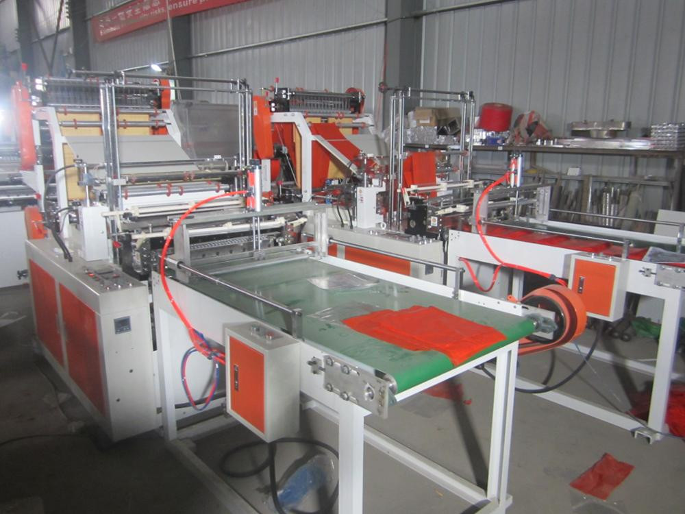 Buy Plastic Bag Cutting Machine With Auto Belt Conveyor from Ruian ...
