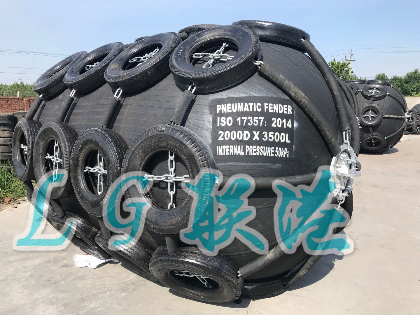 Buy Customized Pneumatic Rubber Fender For Ship To Ship from Qingdao ...