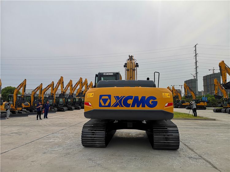 Buy Xcmg New Hydraulic Light Weight Excavator With Overseas Service ...