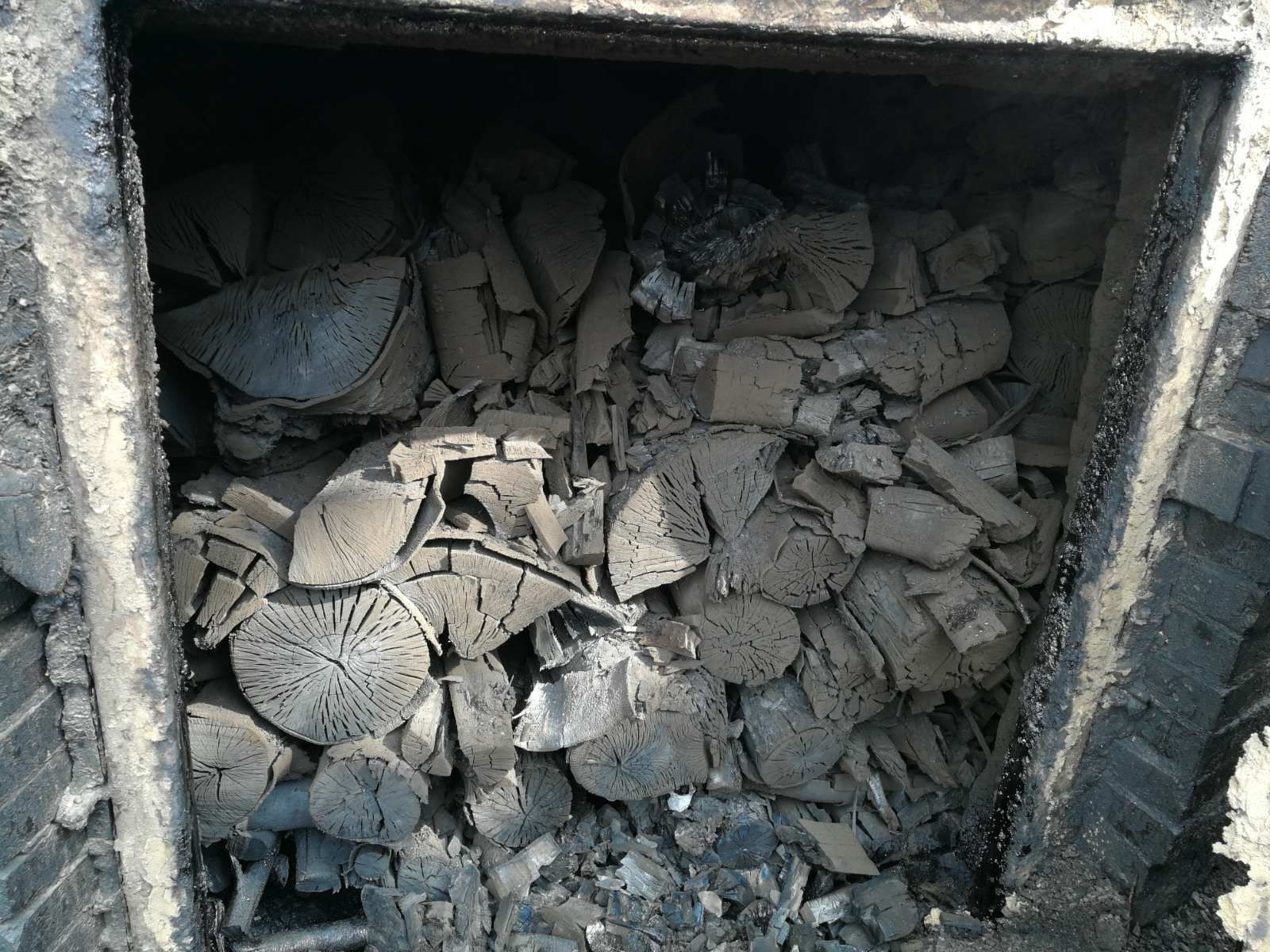 Buy Hardwood Charcoal, Firewood, Pellets, Pallets from VP-CHARCOAL WOOD ...