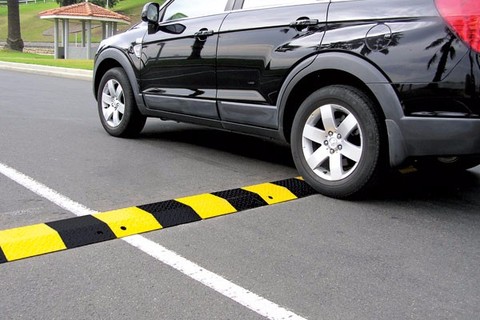 Buy Rubber Speed Road Hump from Shandong Yarhy Rubber Products Co., Ltd ...