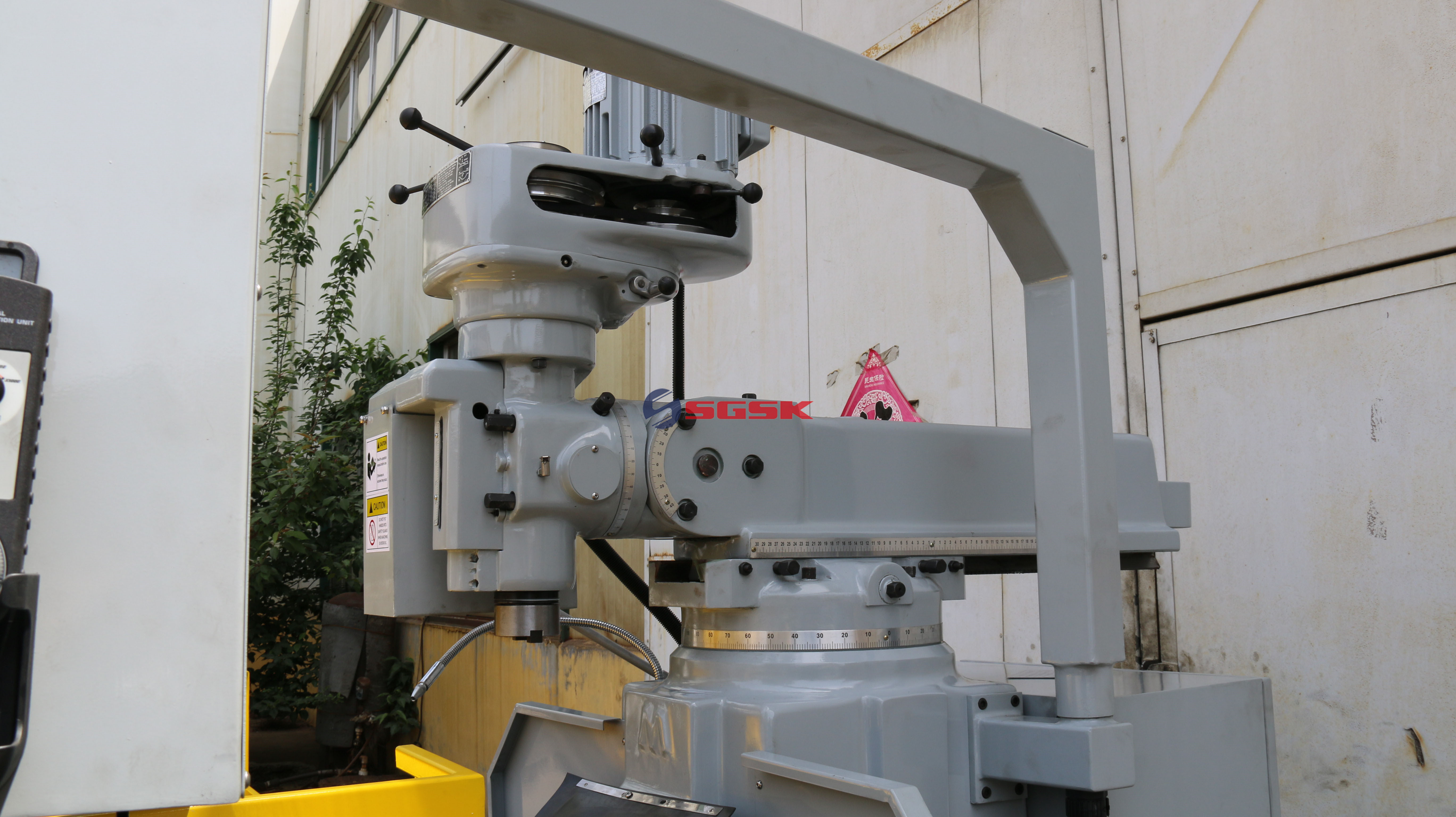 Buy Popular Automatic Vertical Milling Machine Xk6325 Cnc Vertical ...