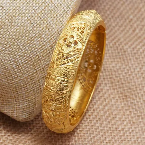 Buy Shajin Luxury Palace Style Bracelet Four Leaf Luxury Gold Card ...