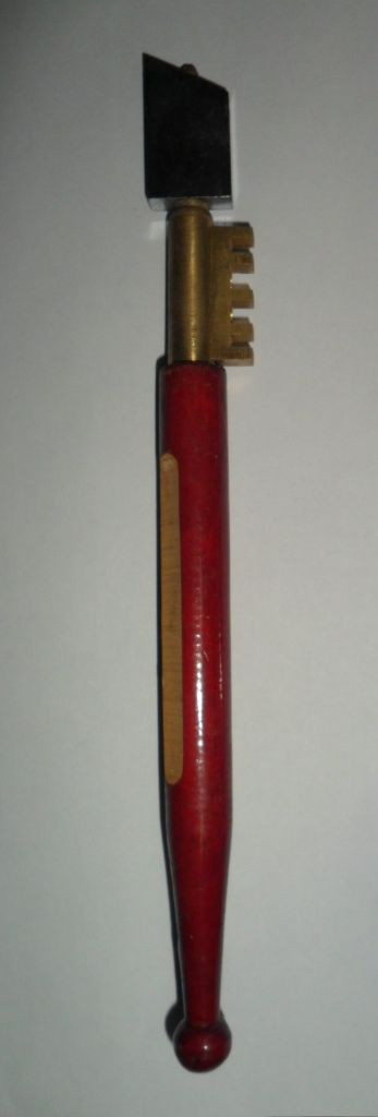 Buy Glass Cutter from zhenjiang hi-way Imp-exp. co.Ltd, China ...