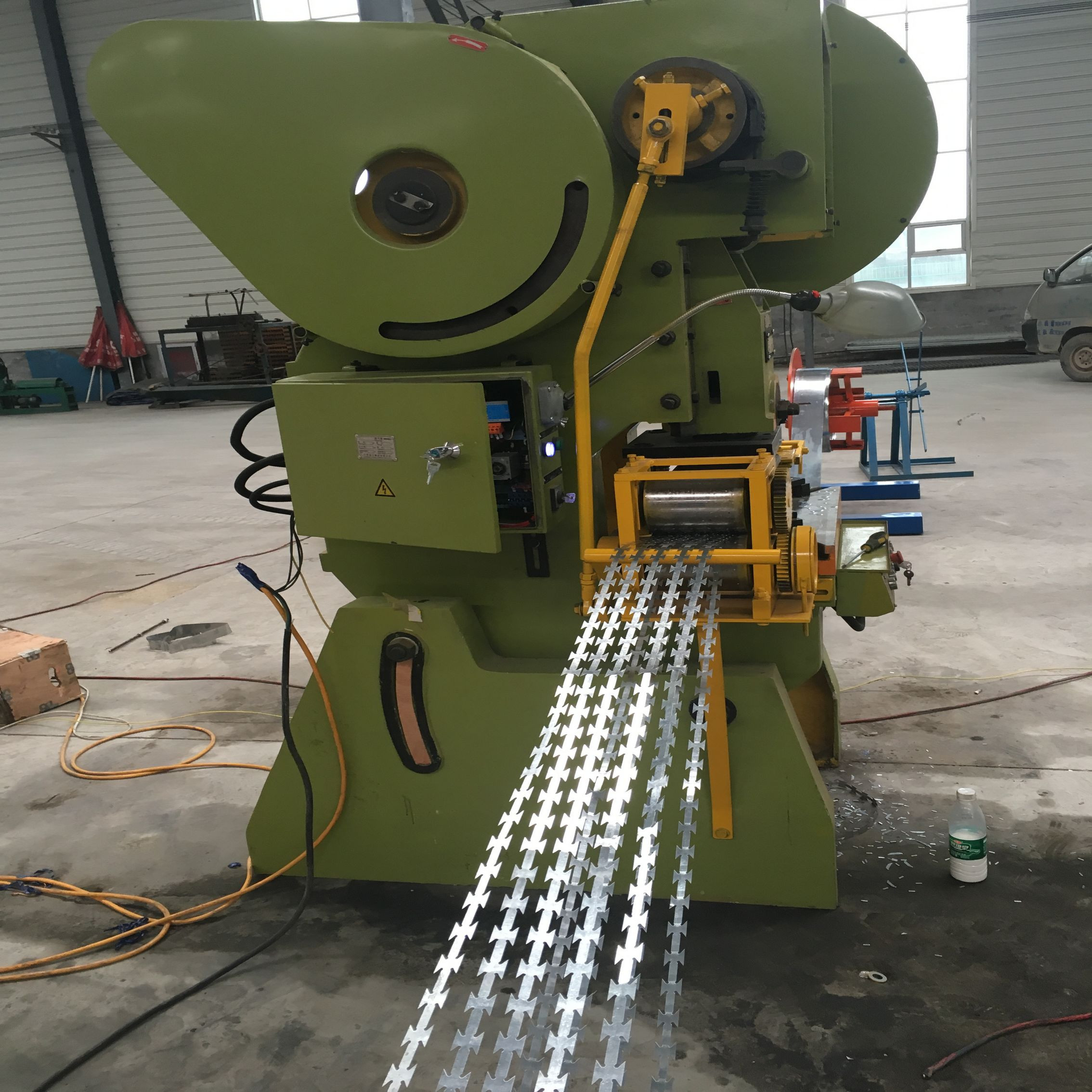 Buy Razor Barbed Wire Machine/razor Barbed Wire Making Machine/razor ...