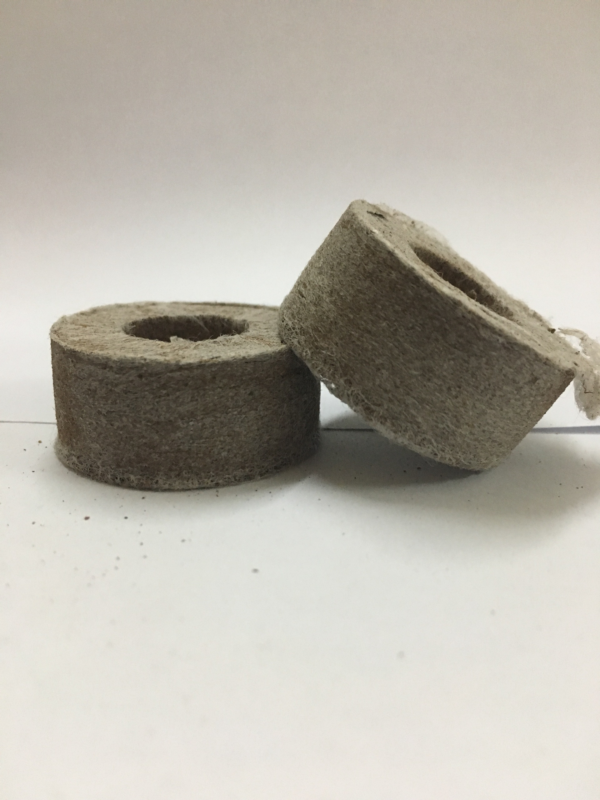 Buy Coconut Fiber Pellets- Coconut Peat Pellet With Plastic Tray From ...