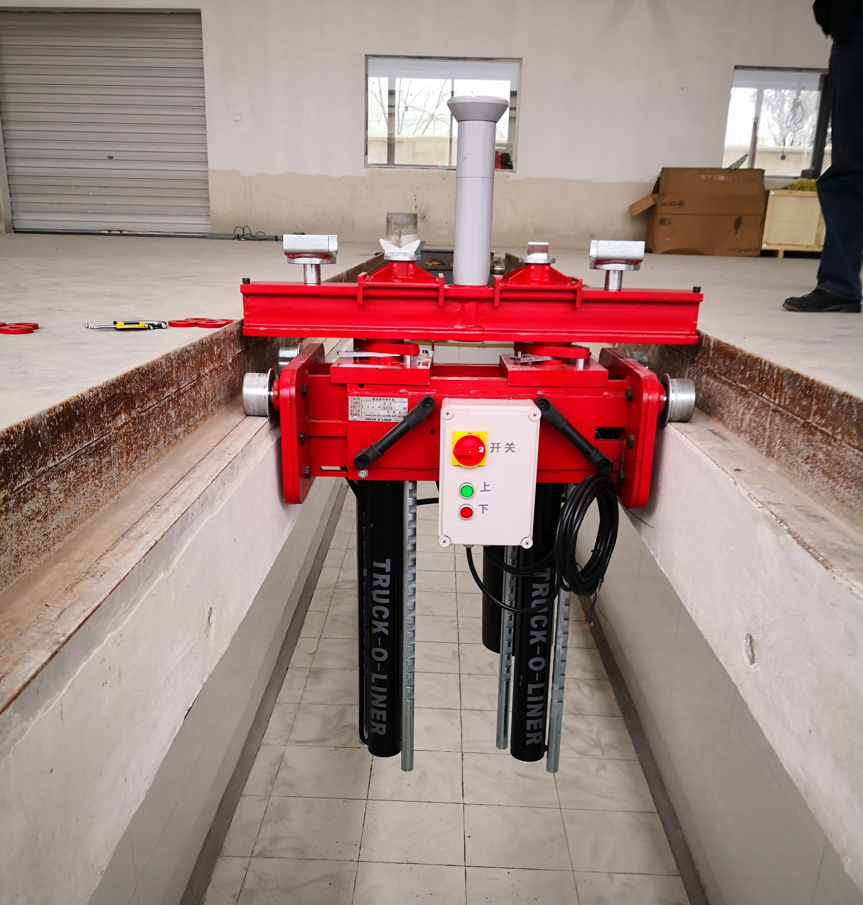 Buy 20 Ton Hydraulic Pit Jack from Doocar Auto Engineering Co., LTD ...