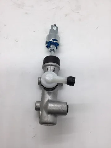 Buy Clutch Master Cylinder Assembly For Land Cruiser Grj200 Vdj200 ...