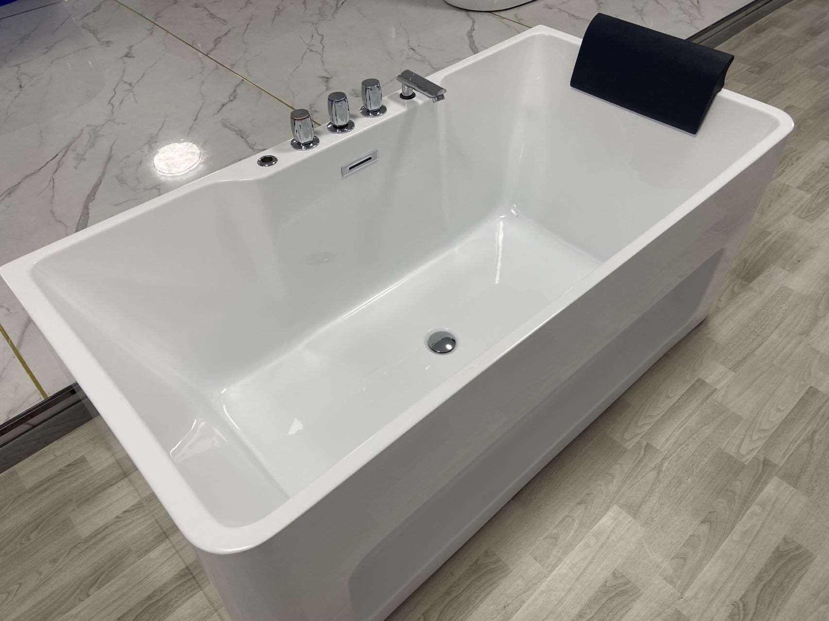 Buy Household Acrylic Deep Soaking Bathtub Freestanding Luxury ...