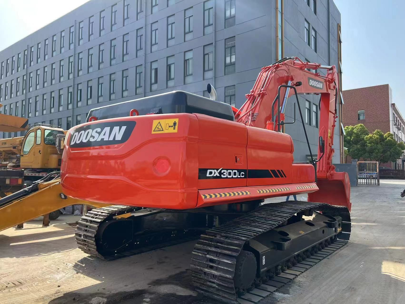 Buy Used Doosan Dx300 Excavator 30ton Chain Excavator For Sale from PF ...