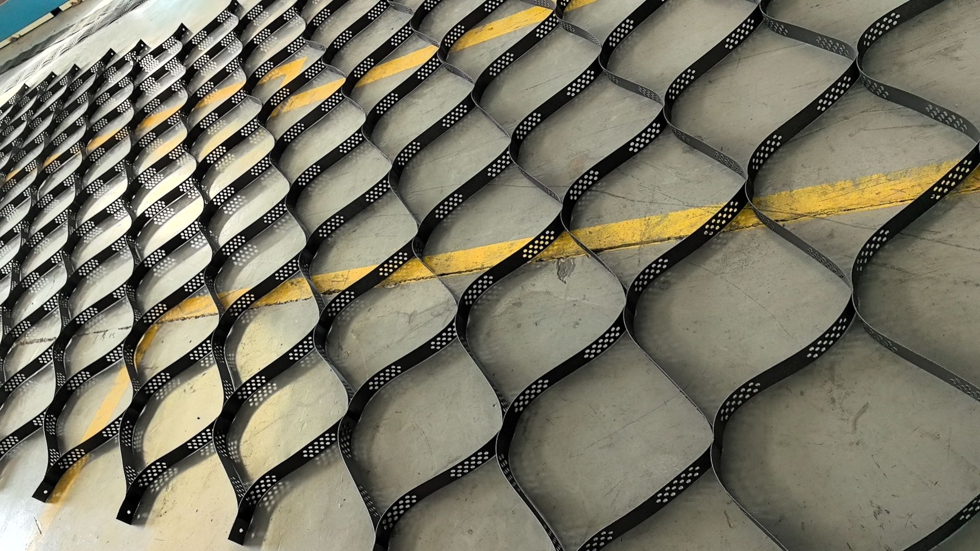 Buy Geocell Smooth Surface Cellular Mesh Road Reinforcement For Parking ...