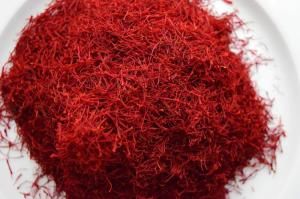 Buy Pure Saffron, Cloves, Black Pepper Dried Spices, Cinnamon, Garlic ...